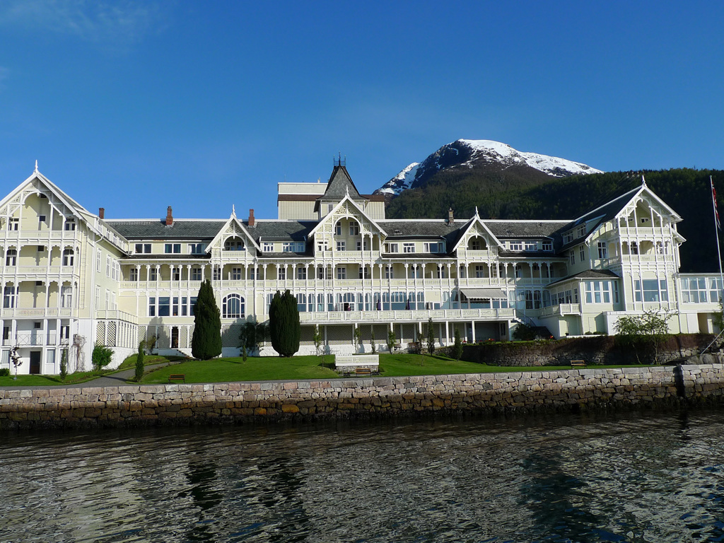 Sveitser- og dragestil - Bygg og Bevar